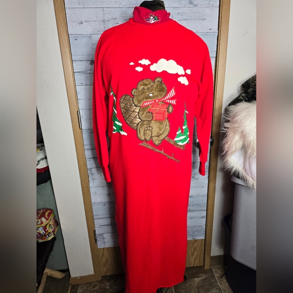 Vintage | Dresses | Vintage 98s Apostrophe Festive Beaver Sweatshirt ...